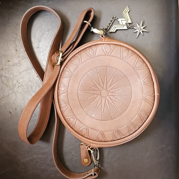 DC | Bags | Vintage Wonder Woman Round Purse | Poshmark